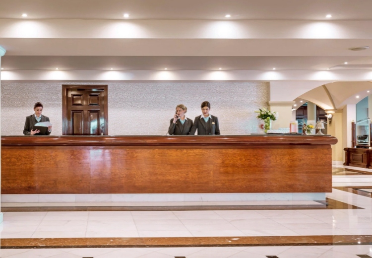 מלון גראנד הוטל (Grand Hotel Rhodes) | קשרי תעופה